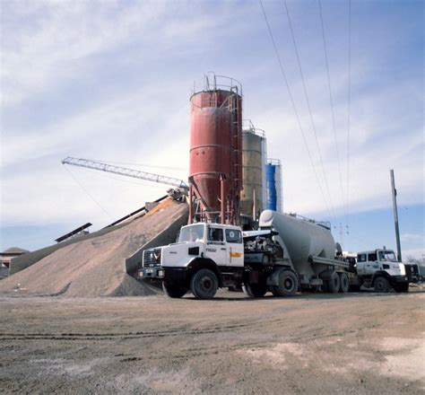 무료 이미지 건축물 목재 수송 운송 수단 사일로 화물 운송 산업 아스팔트 2346x2180 Mohamed Hakim 1433709 무료 이미지