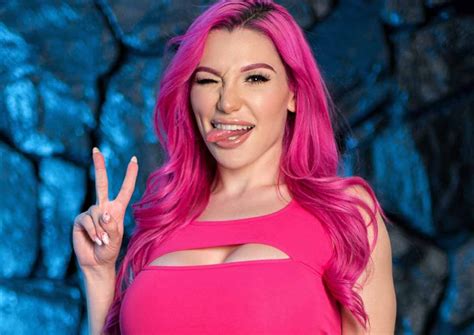 Lily Lou Life Of An American Adult Actress