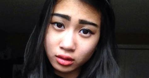 Cewek Cantik Pamer Pantat Besar Hot Banget