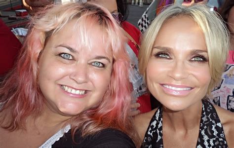 Thinking Pink Pinkys Fandance Kristin Chenowith