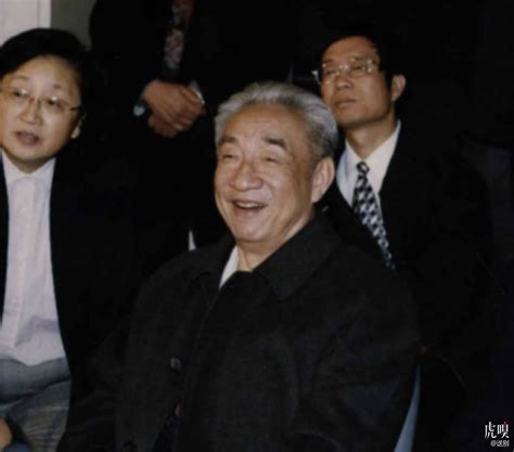 邹家华同志逝世。 24小时 虎嗅网