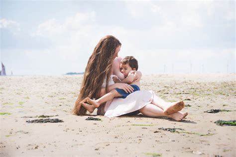Breastfeeding At The Beach Sarah Everett Photography