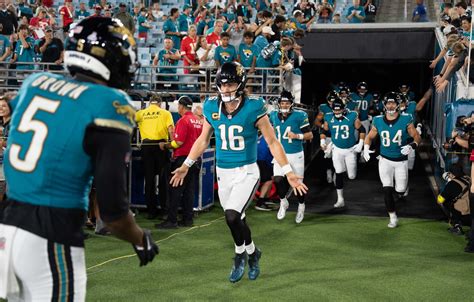 16 Photos Of Trevor Lawrence From Jaguars Vs Chiefs Mnf Game