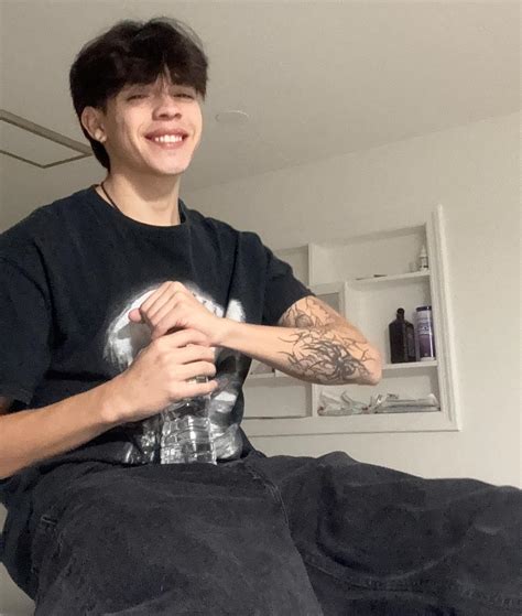 𝘋𝘢𝘷𝘪𝘥 𝘙𝘰𝘫𝘢𝘴🖤 Xx Rojas • Instagram Photos And Videos