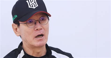 이강철 감독의 쓴웃음 “삼성은 오늘 폰세 처음 만난다는데 우리는 벌써 4번 다음주에도”