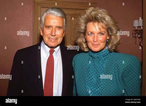 Linda Evans And John Forsythe At The 150th Episode Of The Television