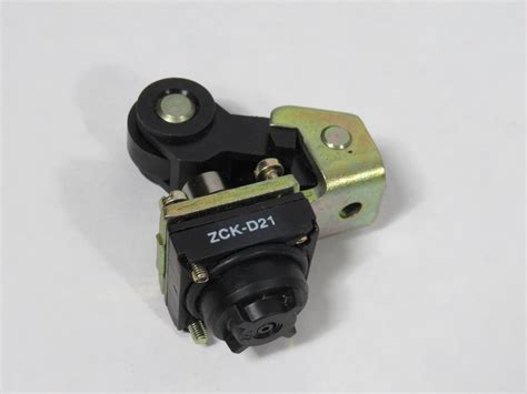 Telemecanique Zck D21 Limit Switch Operator Head W Roller Lever Plunger Nop Industrial