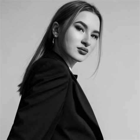 Julia🖤 Juliadmitruk • Threads Say More