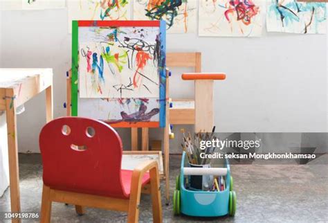 Painting Class Background Photos And Premium High Res Pictures Getty