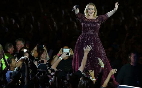 Adele Gets Wheeled Past Fans In A Secret Box Before Emerging On Stage