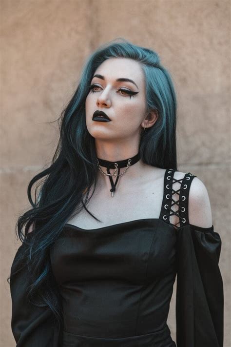 30 Goth Hairstyle Ideas Gloomy Girlz