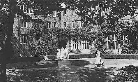 Hansee Hall—where Uw Housing Began Uw Hfs
