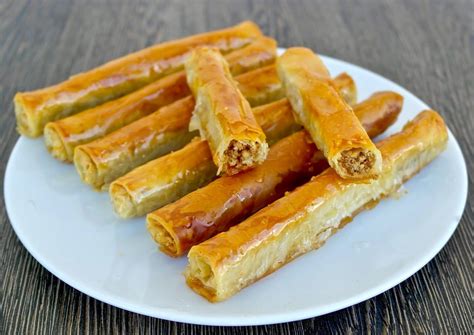 Walnut Phyllo Rolls Easy Baklava Baklava Recipe Mediterranean