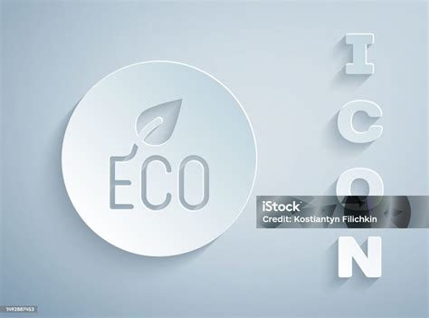 회색 배경에 격리 된 잎 에코 기호 아이콘을 잘라 용지 에코 그린 배너 라벨 태그 로고 스티커 종이 아트 스타일 벡터 3차원 형태에 대한 스톡 벡터 아트 및 기타 이미지