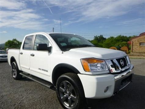 2015 Nissan Titan Sv Crew Cab 4x4 Data Info And Specs