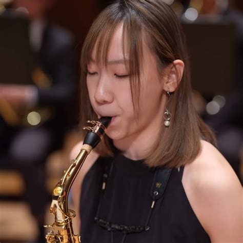 Carly Wong Carly 508 • Threads Say More