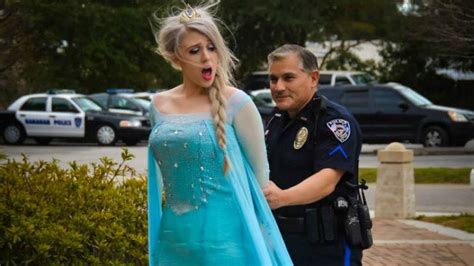Funny Pics This Picture Of Elsa Being Arrested In South Carolina