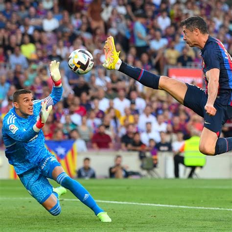 شباهت جالب گل لواندوفسکی به گل معروف یوهان کرایف عکس بارسانیوز