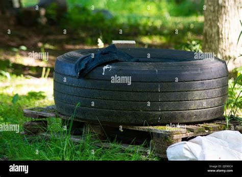 Schmutziger reifen Fotos und Bildmaterial in hoher Auflösung Alamy