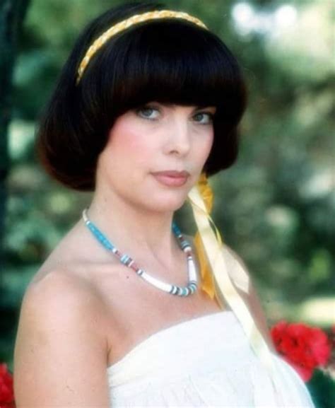 میری ماتیو موسیقی فرانسوی Mireille Mathieu Un Jour Viendra طرفداری