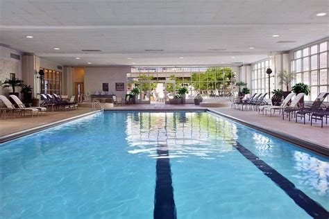 Hilton Chicago Pool Pictures And Reviews Tripadvisor