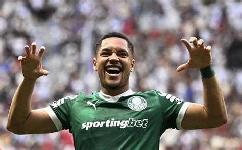 Vitor Roque Resucita En Su Vuelta A Casa