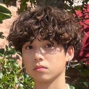 Leo Tiktok Stars Famous Birthdays