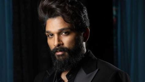 Allu Arjun Declines Selfie At Mumbai Airport Sparks Mixed Reactions Online Mumbaikar News