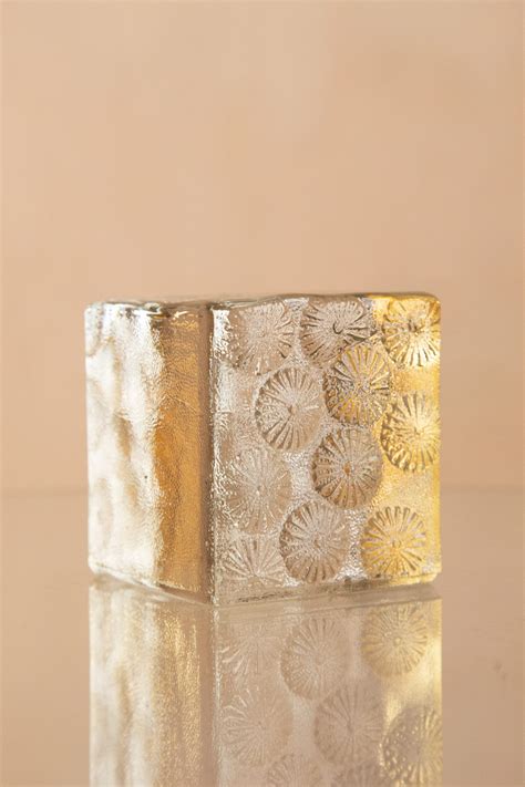 Solid Glass Cube — Les Eines