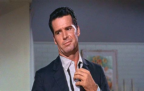 Body Language And Emotional Intelligence Nonverbal Communication Analysis No 2891 James Garner