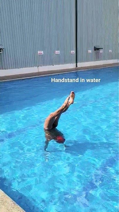 Handstand In Pool Fitness Handstandworkout Swimming Youtube