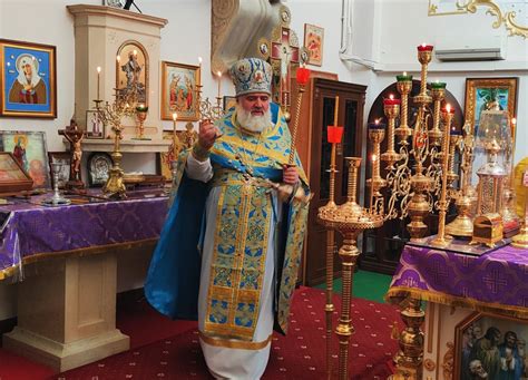 Un Preot Ortodox Din Italia Lucrează Lucrează Ca șofer De Autobuz în