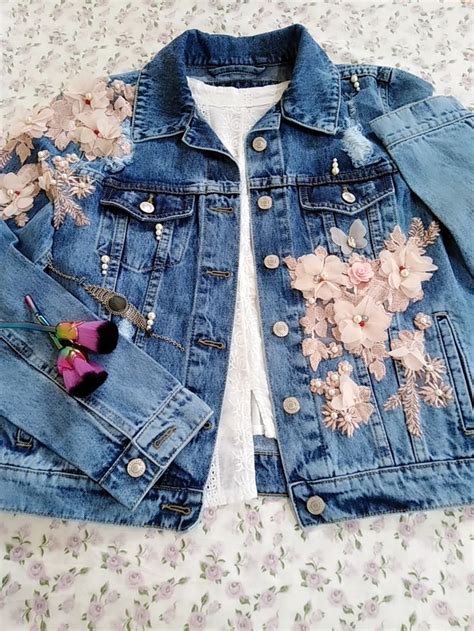 Pin De Katty Arévalo En Chaquetas Chaquetas Bordadas Chamarra De Mezclilla Con Parches Ropa