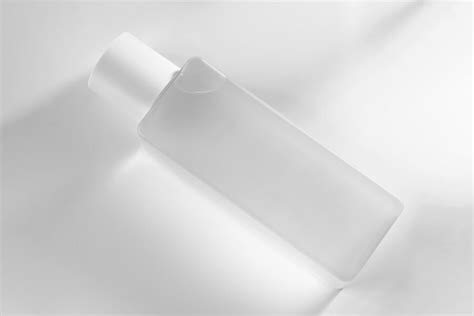 Free Rectangle Bottle Packaging Mockup Mockupbee