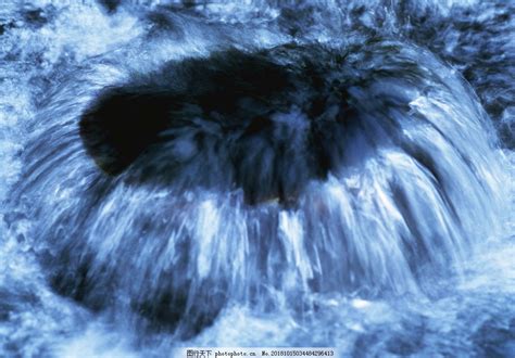 泉眼图片高山平原自然风景 图行天下素材网