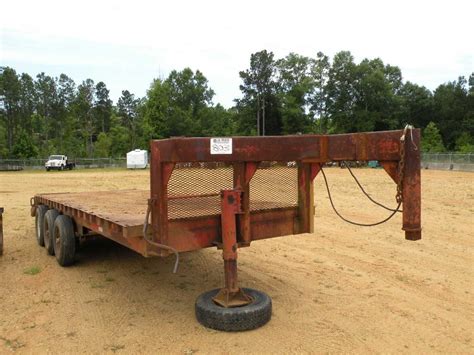 1974 Utility 24 Tri Axle Gooseneck Trailer J M Wood Auction Company