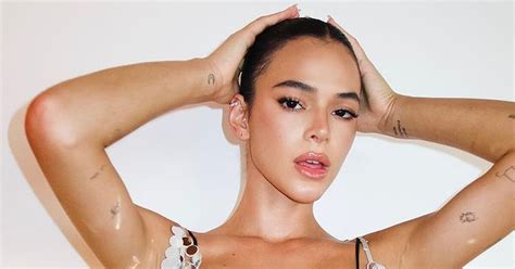 Vestida De Diamantes Foto De Bruna Marquezine Nua Em Revista Causa
