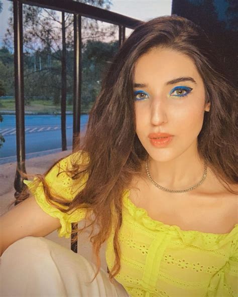 Hareem Farooq Stuns Us With Her New Snaps [pictures] Lens