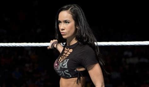 Aj Lee Shows Off Ripped Physique