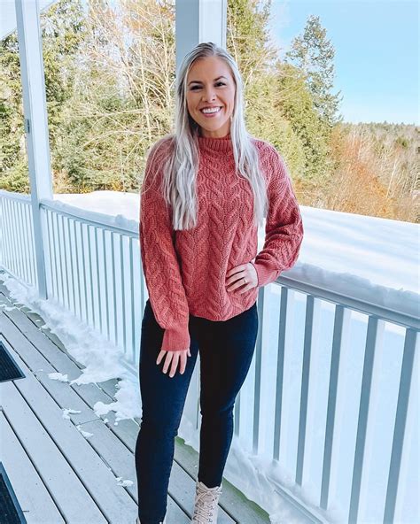 Snowy Porch R Wintergirls