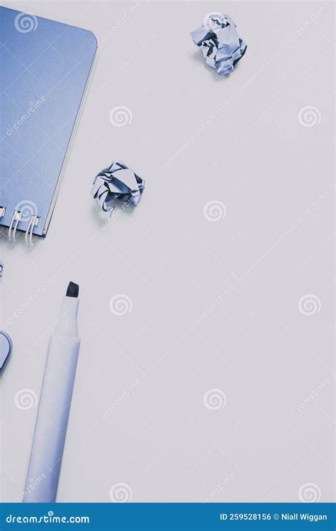 Colorful Wallpaper Image Shatter Effect Design Geometric Pattern