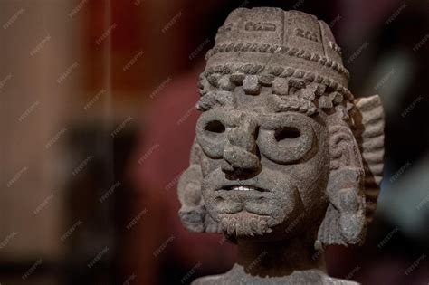 Detalle De La Estatua Del Dios Mexicano De La Lluvia Tlaloc Foto Premium