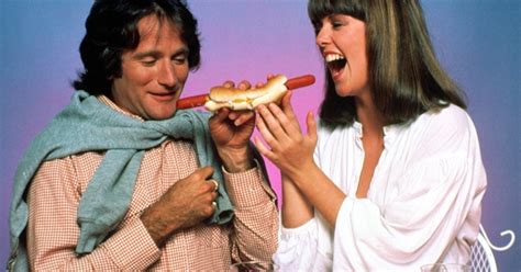 Pam Dawber Says She Didnt Mind Robin Williams Groping Her On Mork