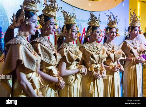Bangkok Bangkok Thailand 24th June 2014 Thai Women In The