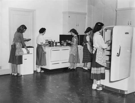 Fascinating Vintage Photos Of Girls Attending Home Economics Classes