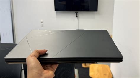 Asus Zenbook Duo Review Watch Love Is Blind On Top While Live Tweeting On The Bottom Mashable