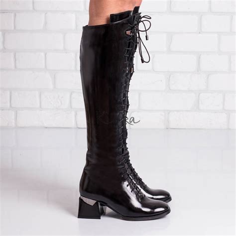 Дамски ботуши на ток в черно Kiara Обувки