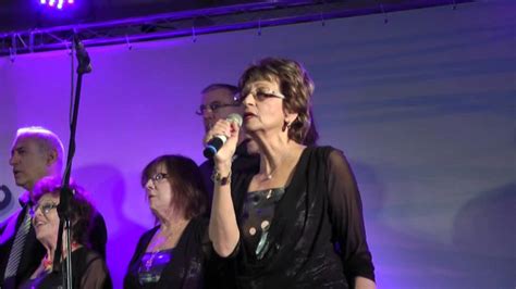 זה העולם חבורת הזמר שרים מהלבבניצוחו וניהולו המוסיקלי של יאיר קלינגר Youtube