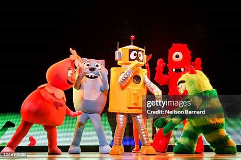 Yo Gabba Gabba Live Show Photos And Premium High Res Pictures Getty