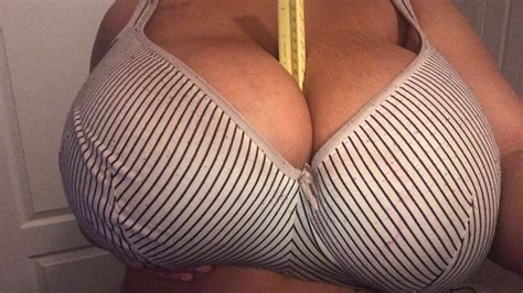 Enjoying Putting Stuff Between Them Oc Porn Pic Eporner